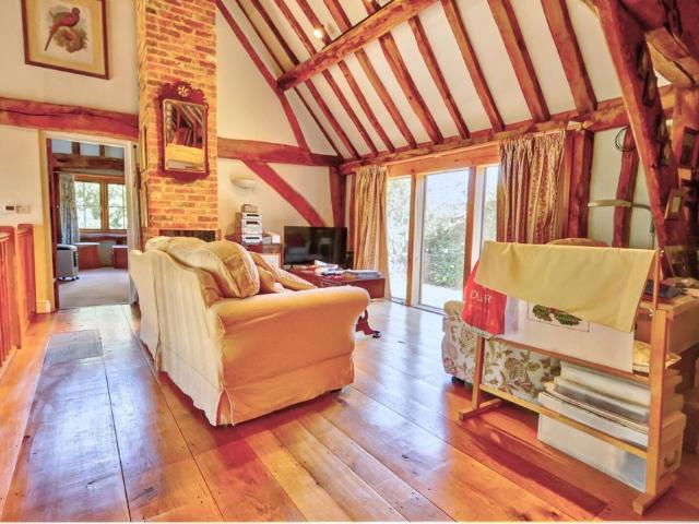 4 Bedroom Semi Detached House To Rent