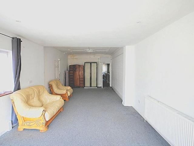 4 bedroom semi detached house to rent