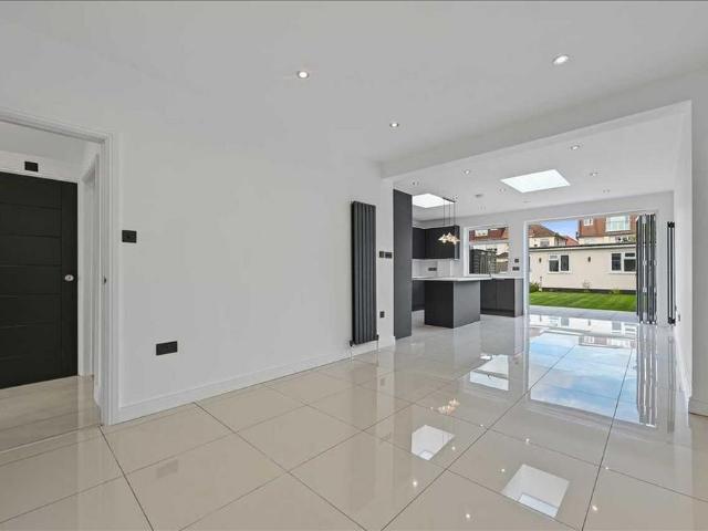 4 bedroom semi detached house to rent