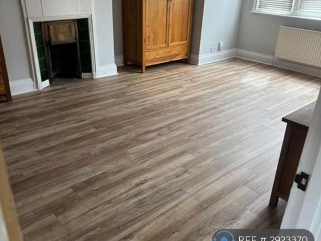 4 bedroom semi detached house to rent