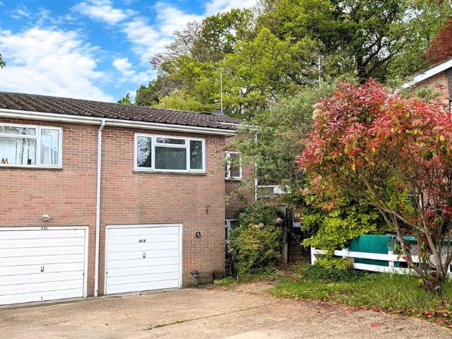 4 bedroom semi detached house to rent