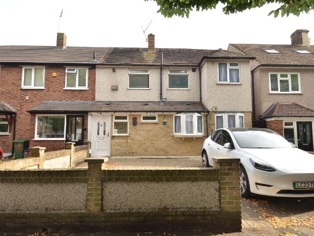 4 bedroom semi detached house to rent