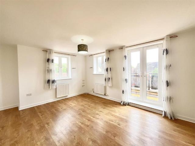 4 bedroom semi detached house to rent