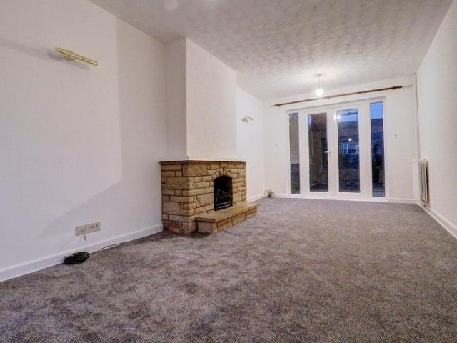 4 bedroom semi detached house to rent