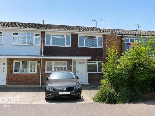 4 bedroom semi detached house to rent