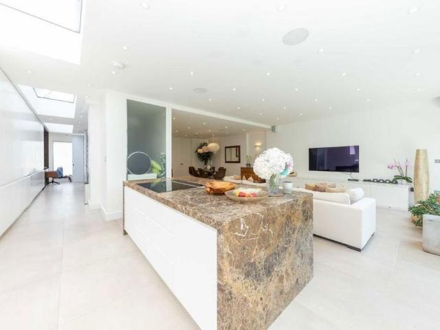 4 bedroom semi detached house to rent
