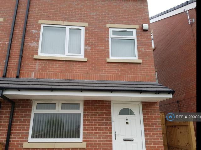 4 bedroom semi detached house to rent