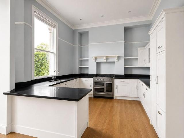4 bedroom semi detached house to rent