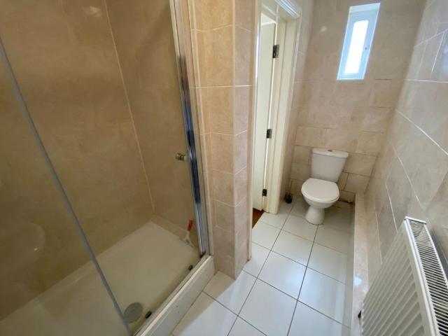 4 bedroom semi detached house to rent