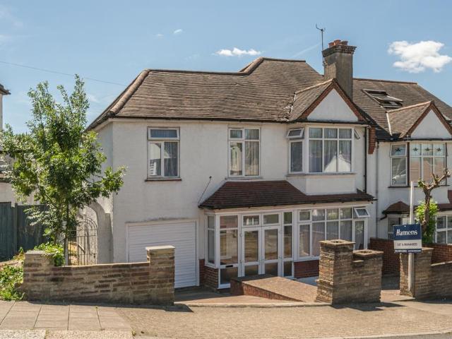 4 bedroom semi detached house to rent
