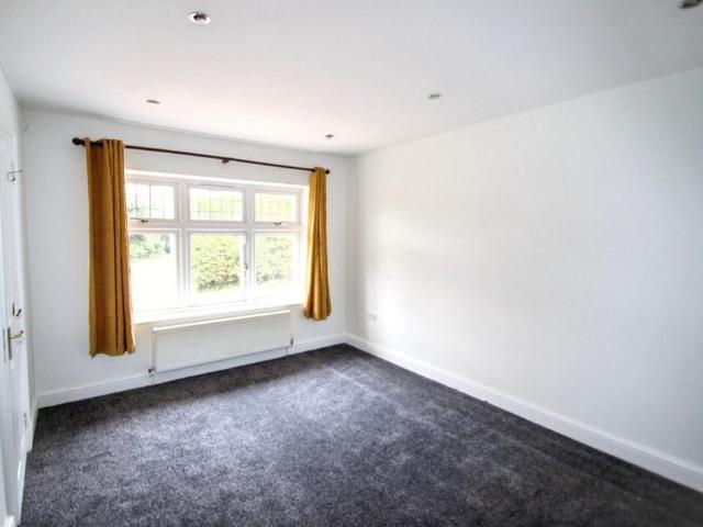 4 bedroom semi detached house to rent