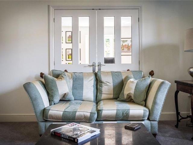 4 bedroom semi detached house to rent