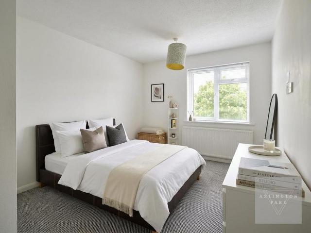 4 bedroom semi detached house to rent