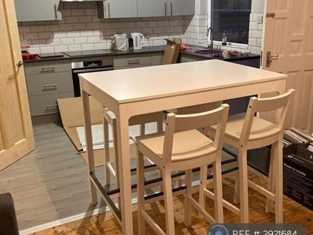 4 bedroom semi detached house to rent