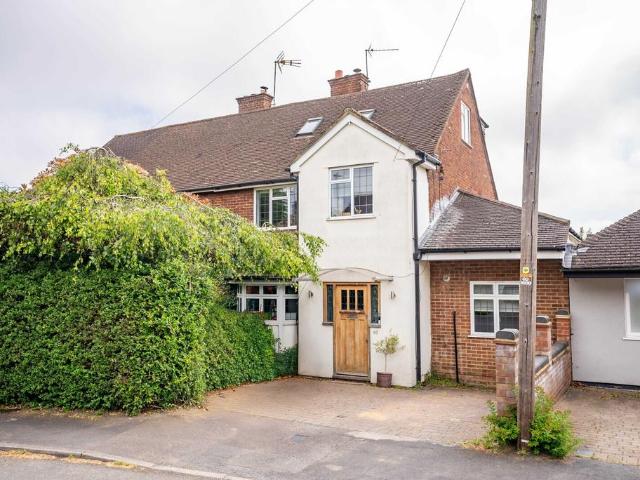 4 bedroom semi detached house to rent