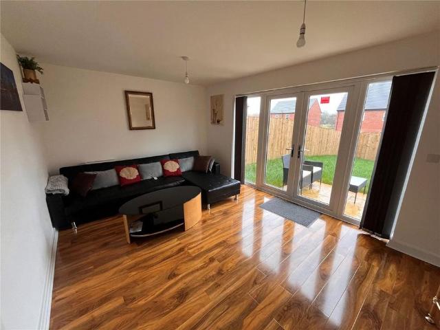 4 bedroom semi detached house to rent