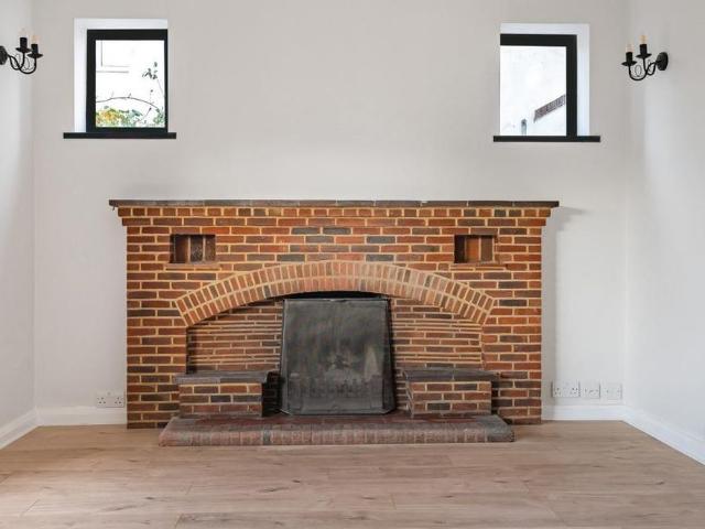 4 bedroom semi detached house to rent