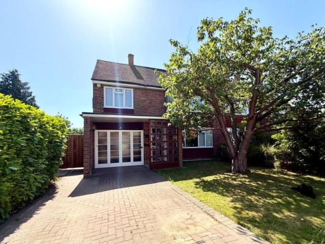 4 bedroom semi detached house to rent