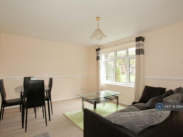 4 bedroom semi detached house to rent