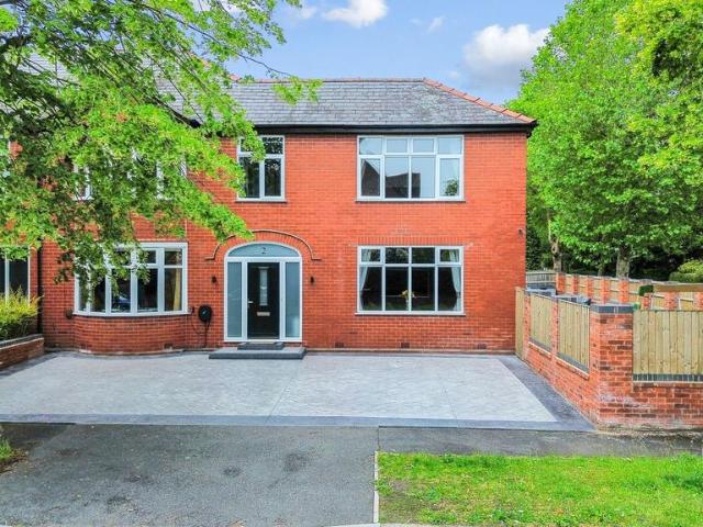 4 bedroom semi detached house to rent