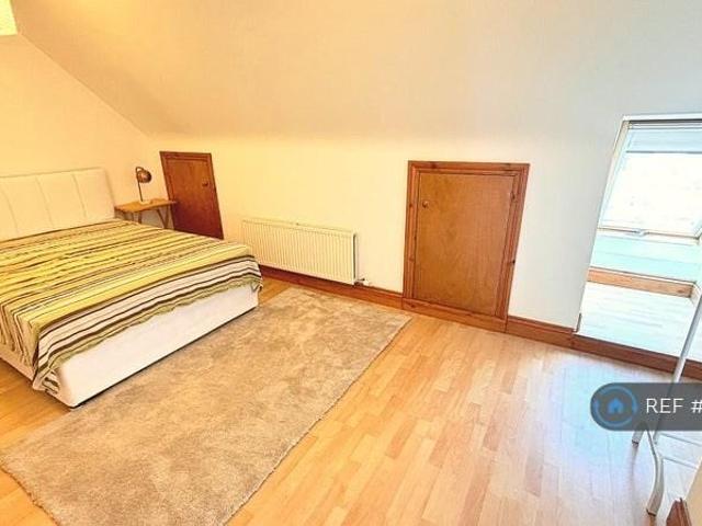 4 bedroom semi detached house to rent