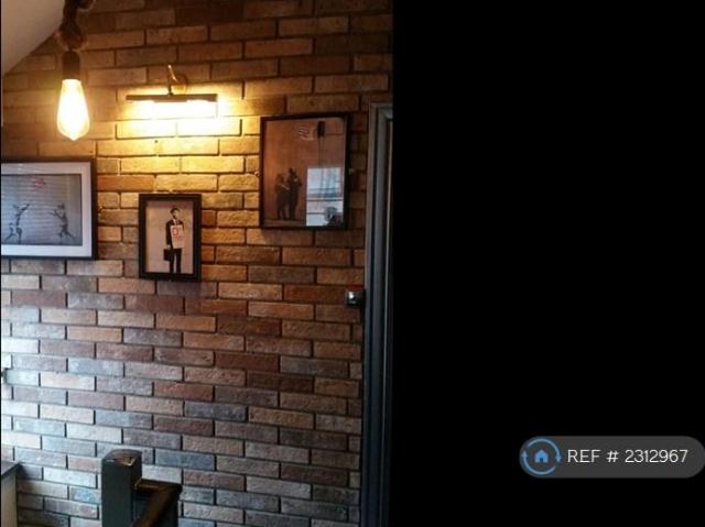 4 bedroom semi detached house to rent