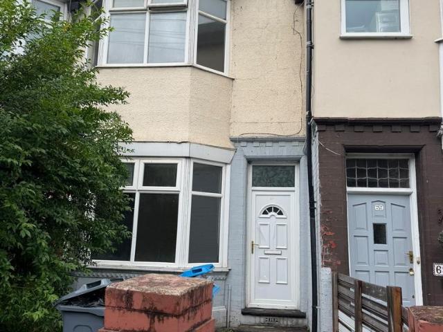 4 bedroom semi detached house to rent