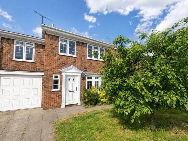 4 bedroom semi detached house to rent