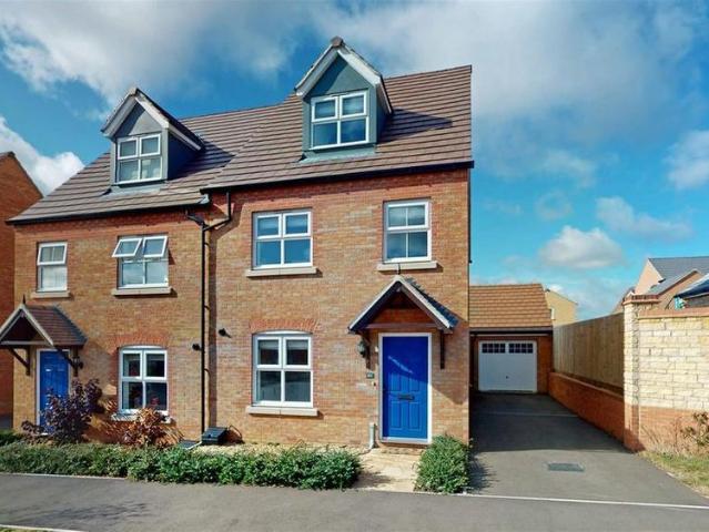 4 bedroom semi detached house to rent