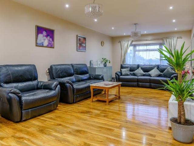 4 bedroom semi detached house to rent
