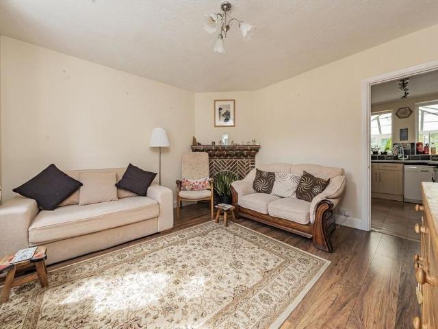 4 bedroom semi detached house to rent