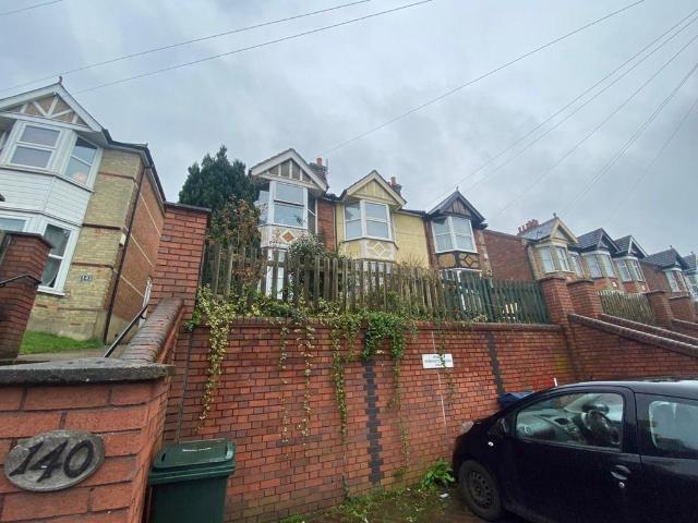 4 bedroom semi detached house to rent