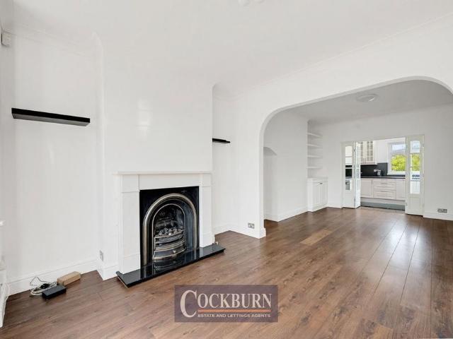 4 bedroom semi detached house to rent