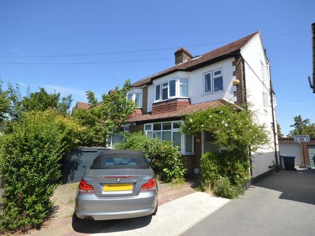 4 bedroom semi detached house to rent