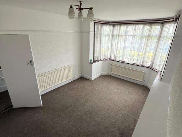 4 bedroom semi detached house to rent