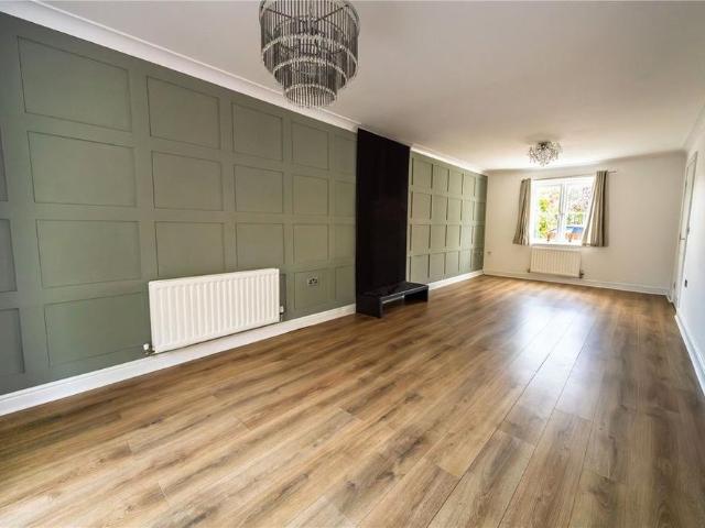 4 bedroom semi detached house to rent