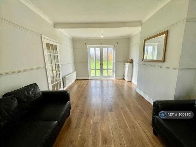 4 bedroom semi detached house to rent