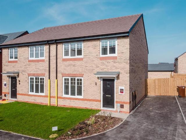 4 bedroom semi detached house to rent