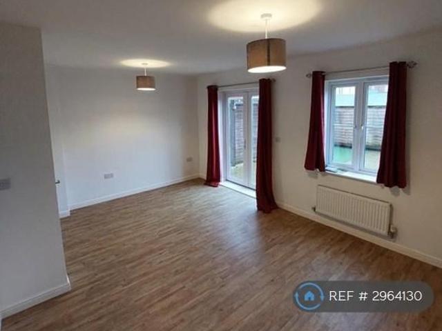 4 bedroom semi detached house to rent