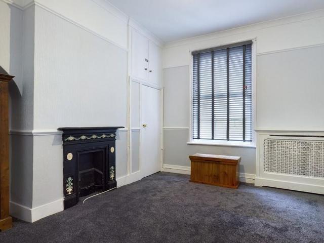 4 bedroom semi detached house to rent