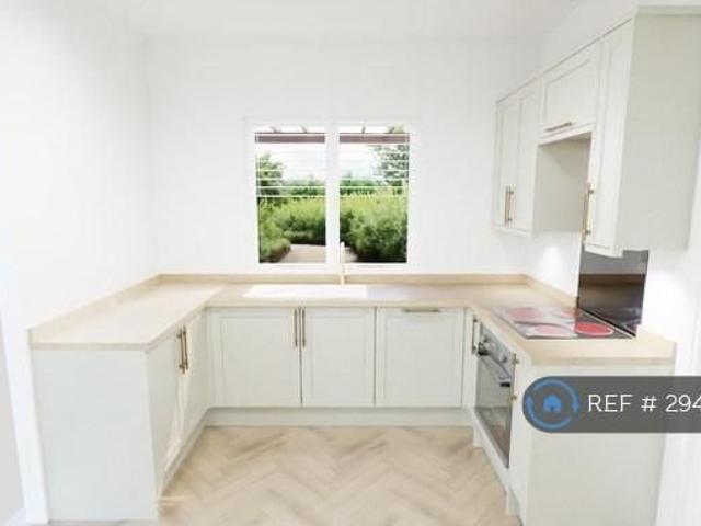 4 bedroom semi detached house to rent