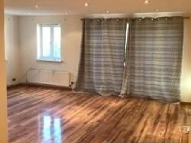 4 bedroom semi detached house to rent