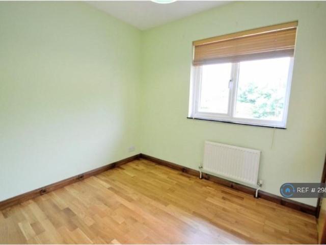 4 bedroom semi detached house to rent