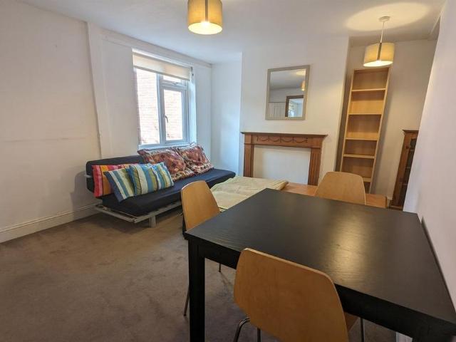 4 bedroom semi detached house to rent