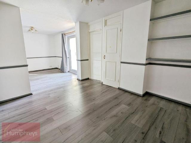 4 bedroom semi detached house to rent