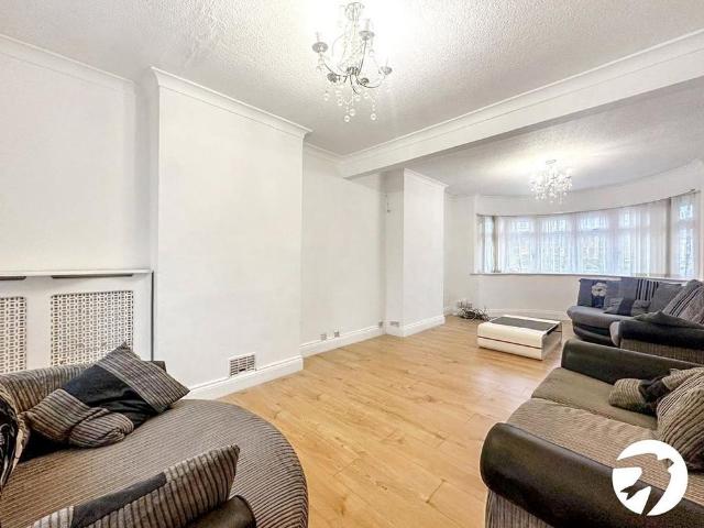 4 bedroom semi detached house to rent