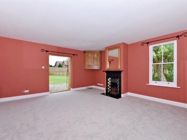 4 bedroom semi detached house to rent