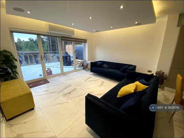 4 bedroom semi detached house to rent