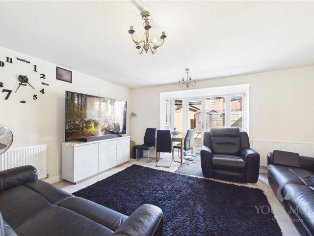 4 bedroom semi detached house to rent
