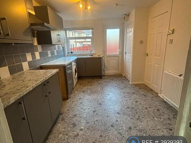 4 bedroom semi detached house to rent